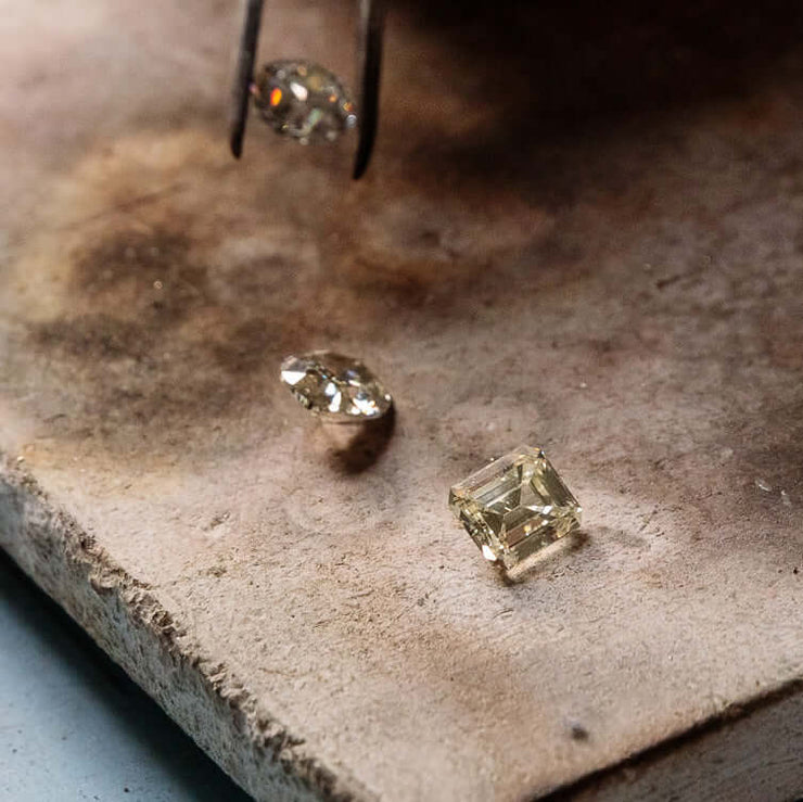GRACE WITH DIAMONDS | SINGLE STONE