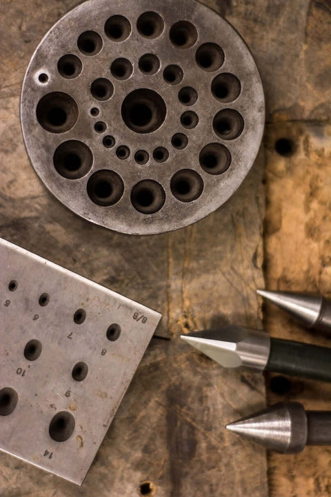 SINGLE STONE - Vintage Diamonds in Handcrafted Settings